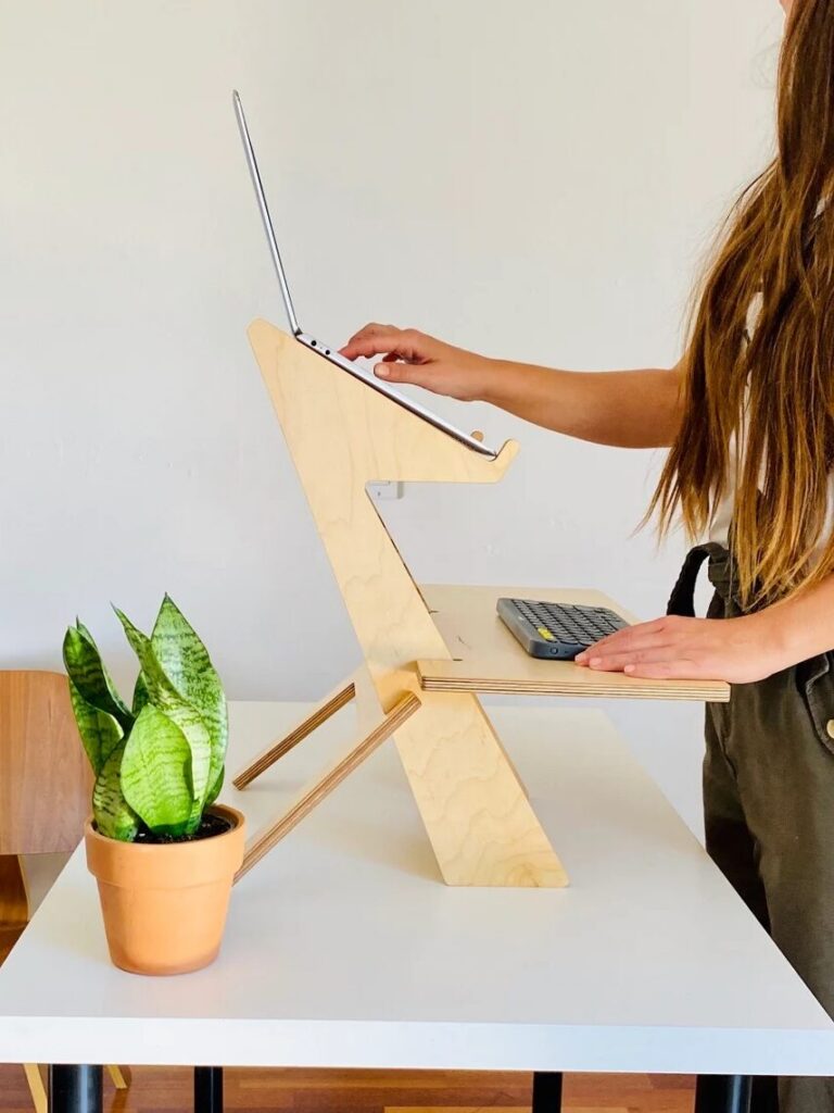 10 Best Sustainable Wood Desks For Your Home Office - The Good Trade